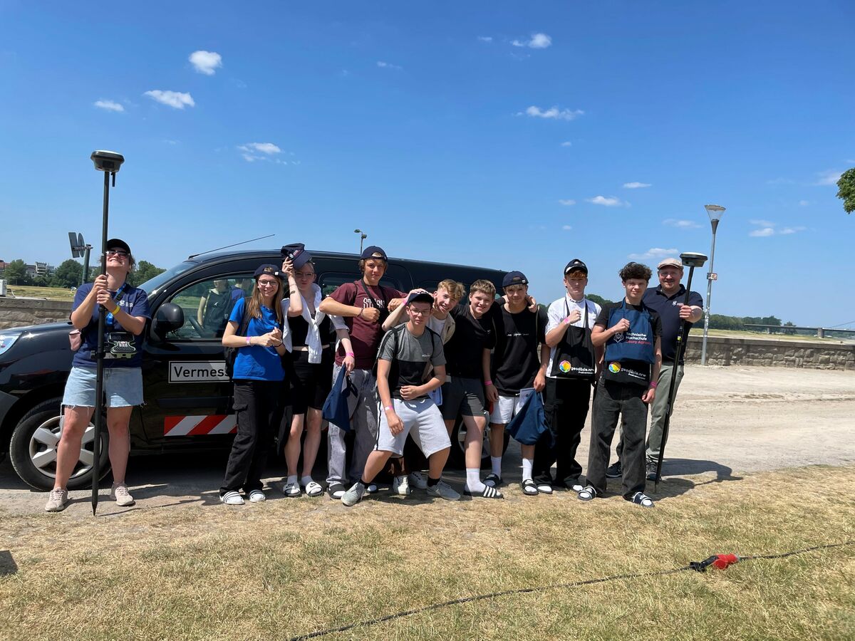 THGA nimmt am Erlebnistag Geodäsie teil - TH Georg Agricola