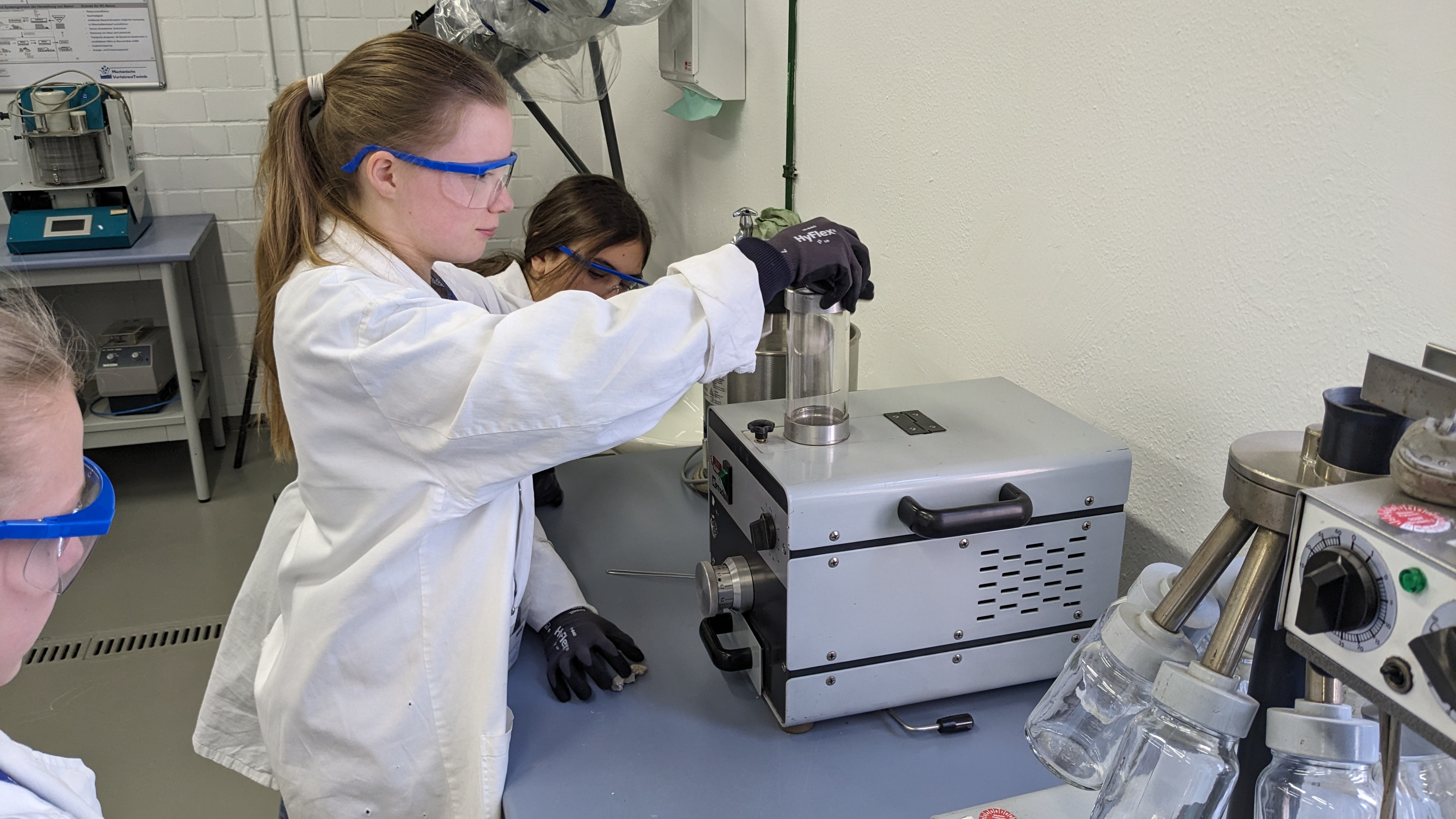 Erfolgreicher Girls'Day 2023 an der THGA - TH Georg Agricola